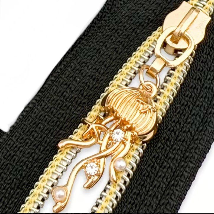 HARDWARE: Metal Zip Slider with Zipper Pull x 1: SIZE 5: Gold colour J ...