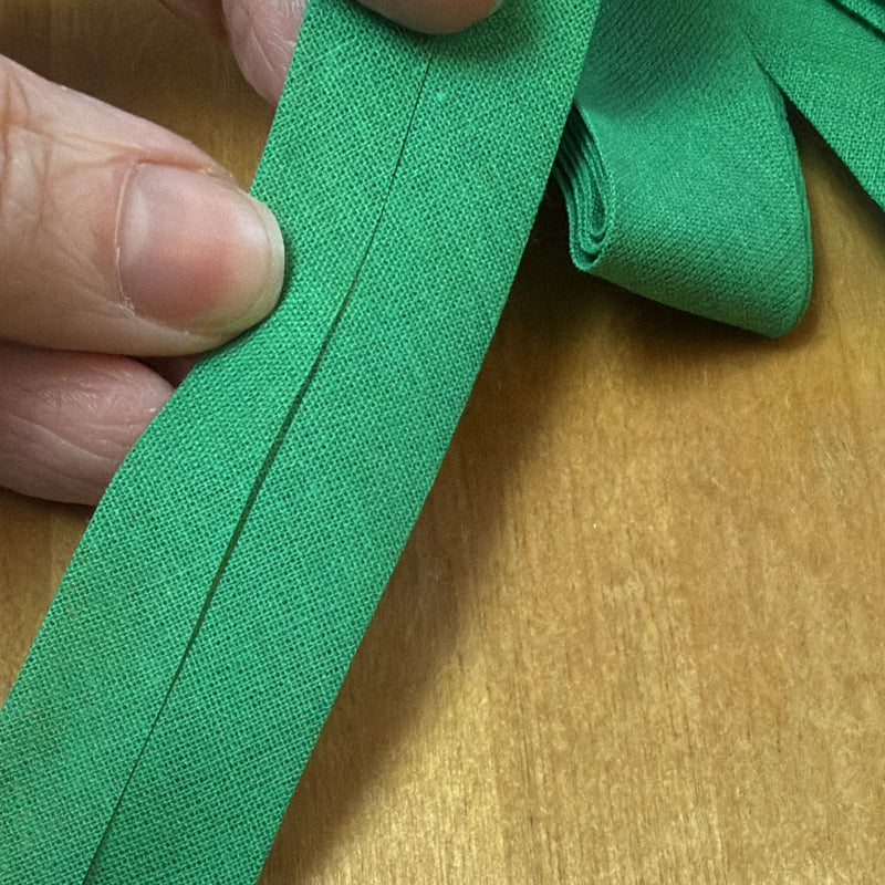 Bias Binding: 25mm wide x 2m length: EMERALD GREEN – Natasha Makes