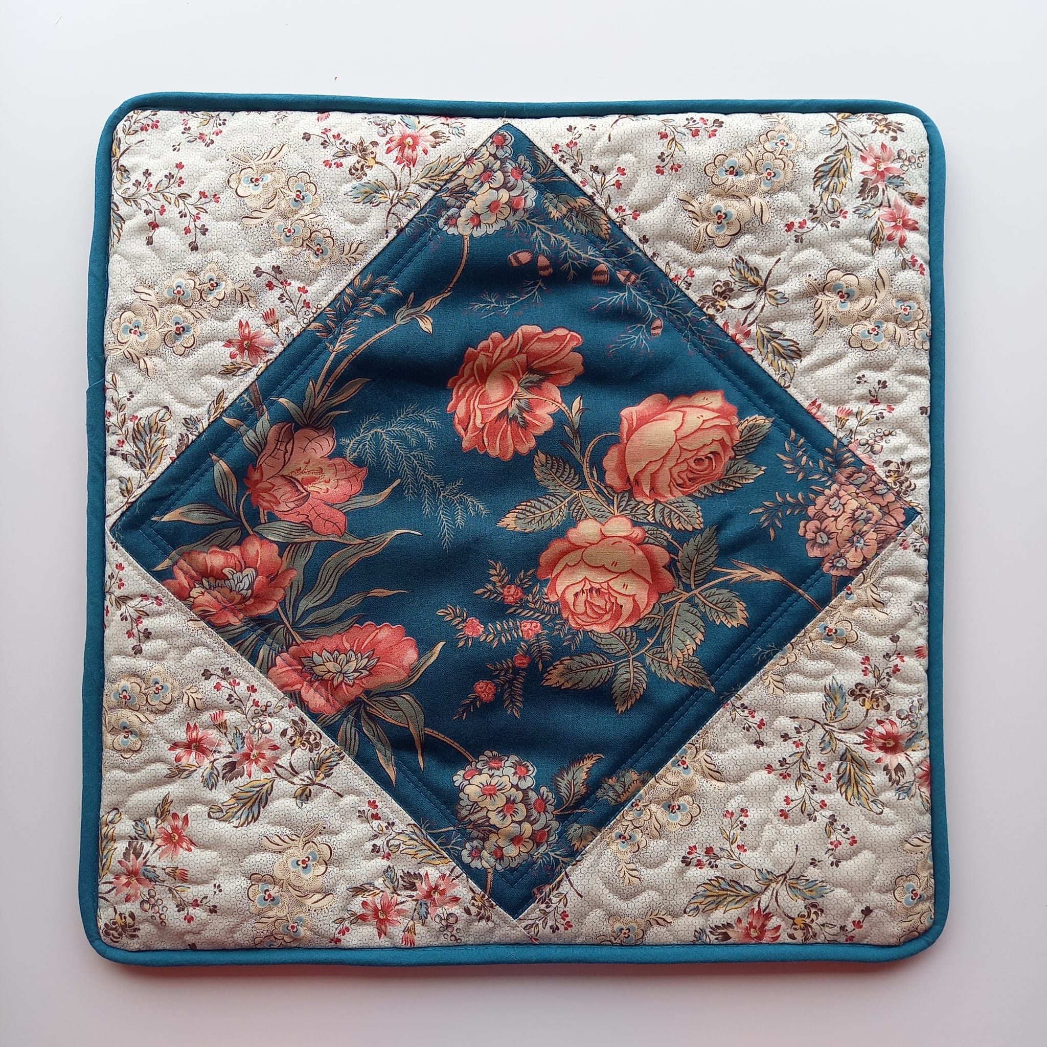 INSTRUCTIONS: 'Cushion Finishing with Flair!' FLANGED PIPED EDGE Cushi ...